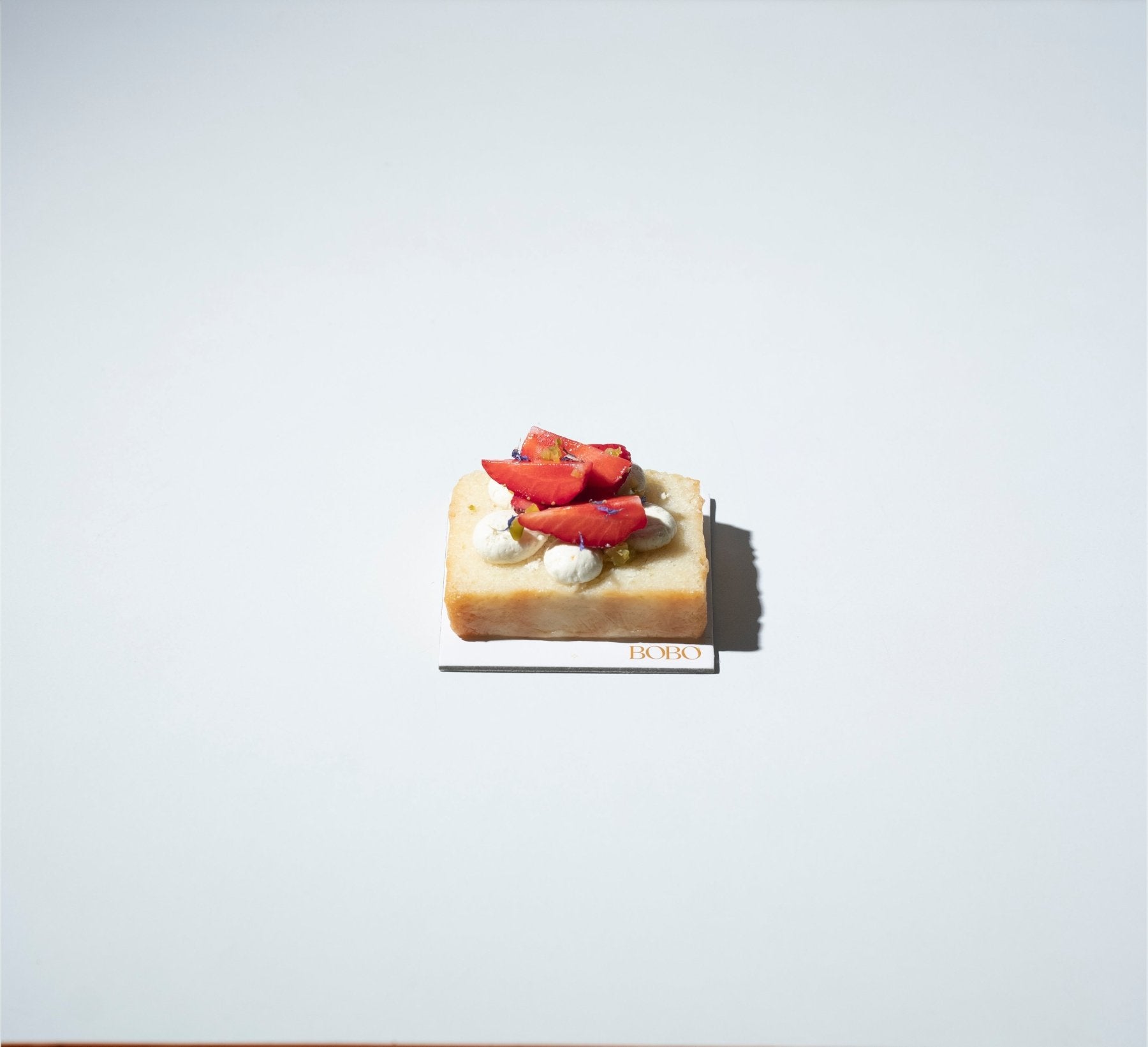 Eggless Strawberry Slice – Bobo Cakery